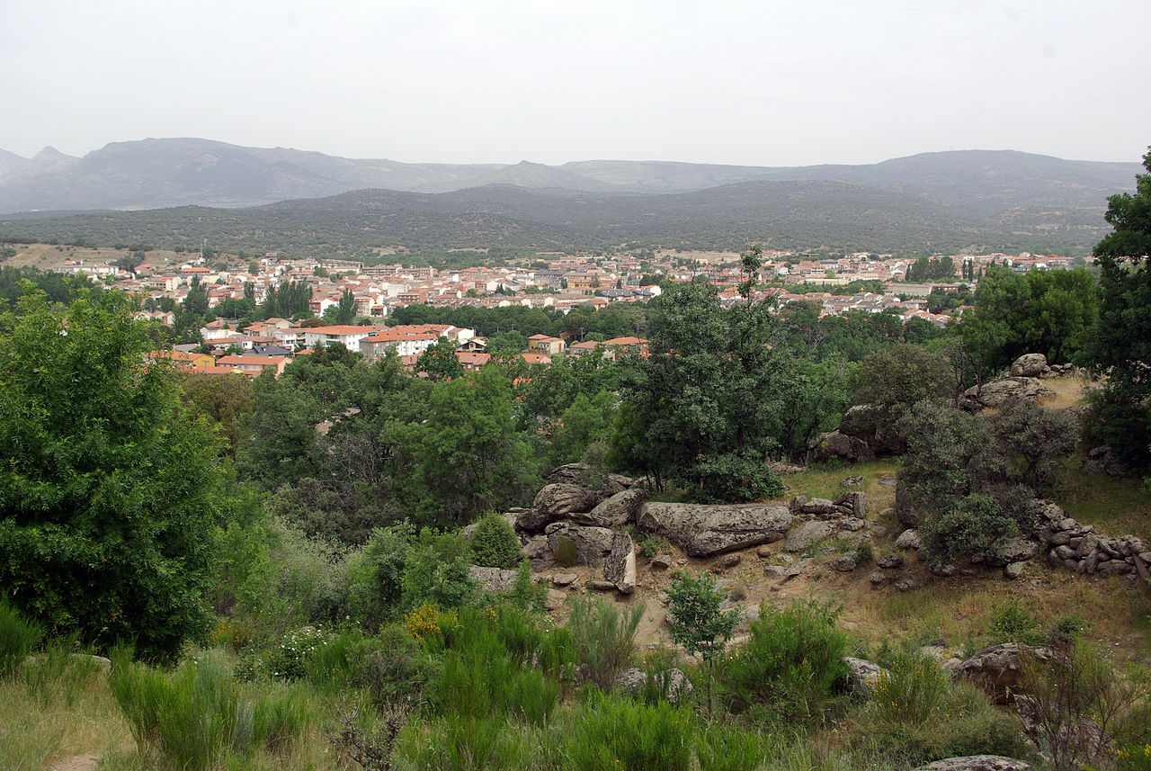 Navaluenga, pueblo bonito de Ávila: qué ver, hacer y dónde comer ...