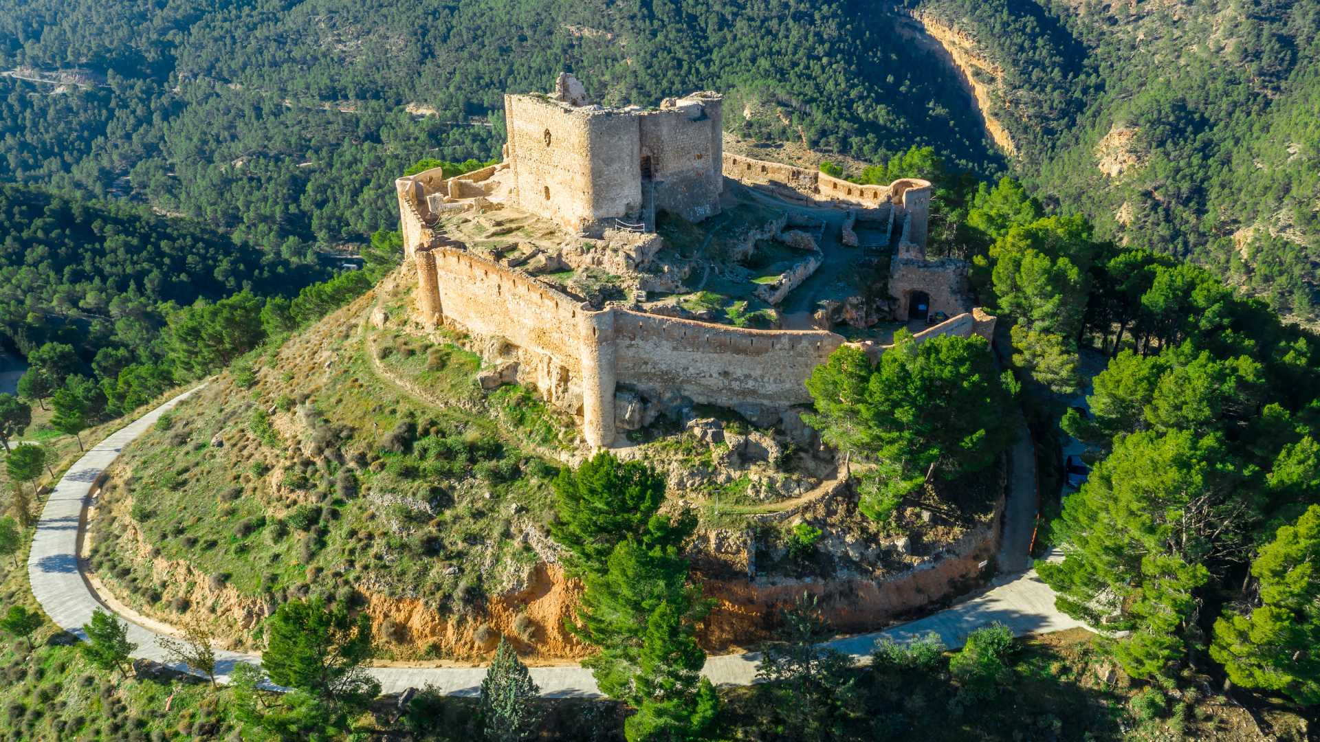 Qué ver en Jalance, pueblo de Valencia con castillo, cueva, miradores y ...