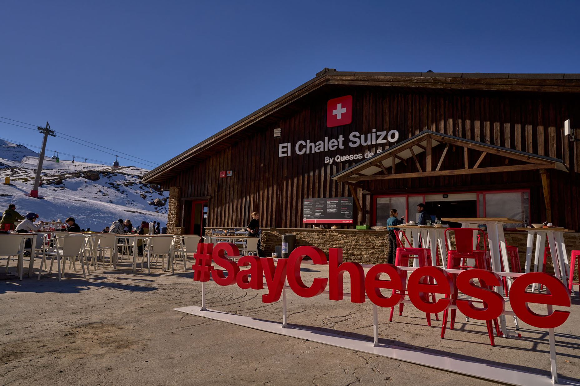 El Chalet Suizo, la mejor comida suiza en las pistas de esquí de Sierra ...